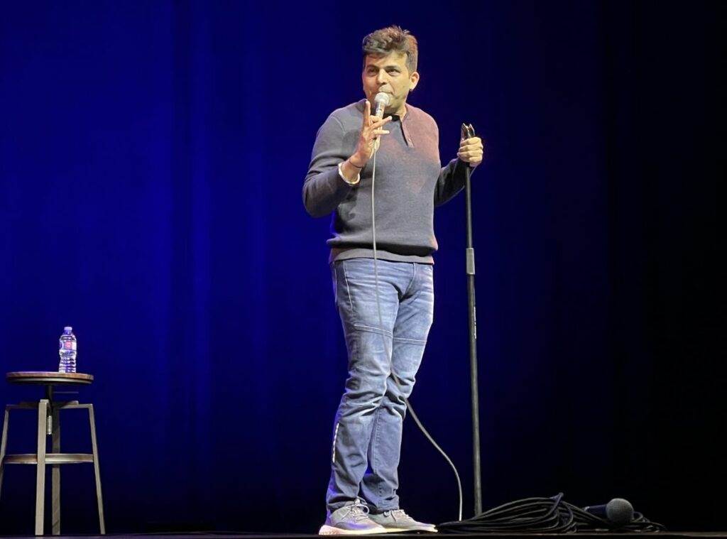 Amit Tandon Kept the Audience Laughing Non-Stop in his Standup Comedy ...